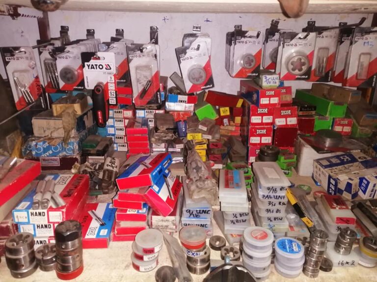 High Speed Cutting Tools (HSS tool bits, power saws, Hss taps, Endmills ...